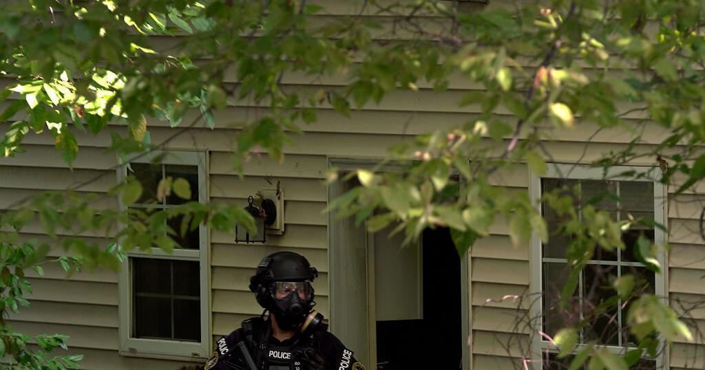 PHOTO GALLERY: Police detain suspect after three-hour standoff | Photos ...