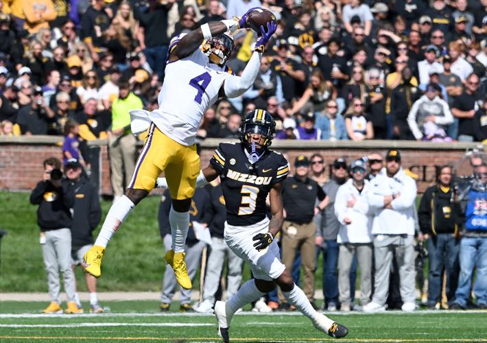 Untimely fumble, leaky defense doom Mizzou in 49-39 loss to LSU ...