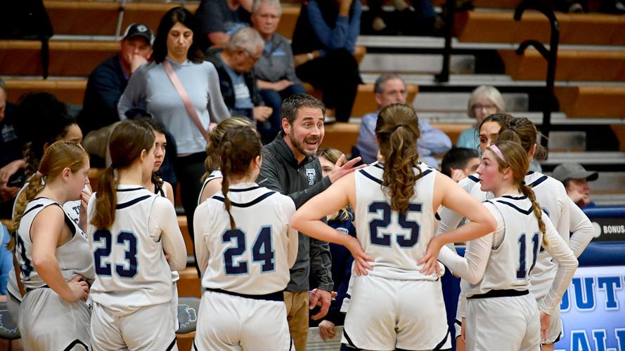 Sexauer, Aholt lead Tolton to district quarterfinal victory | Father ...