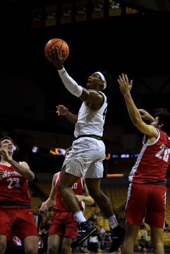 DeAndre Gholston goes for a layup | Sports | columbiamissourian.com