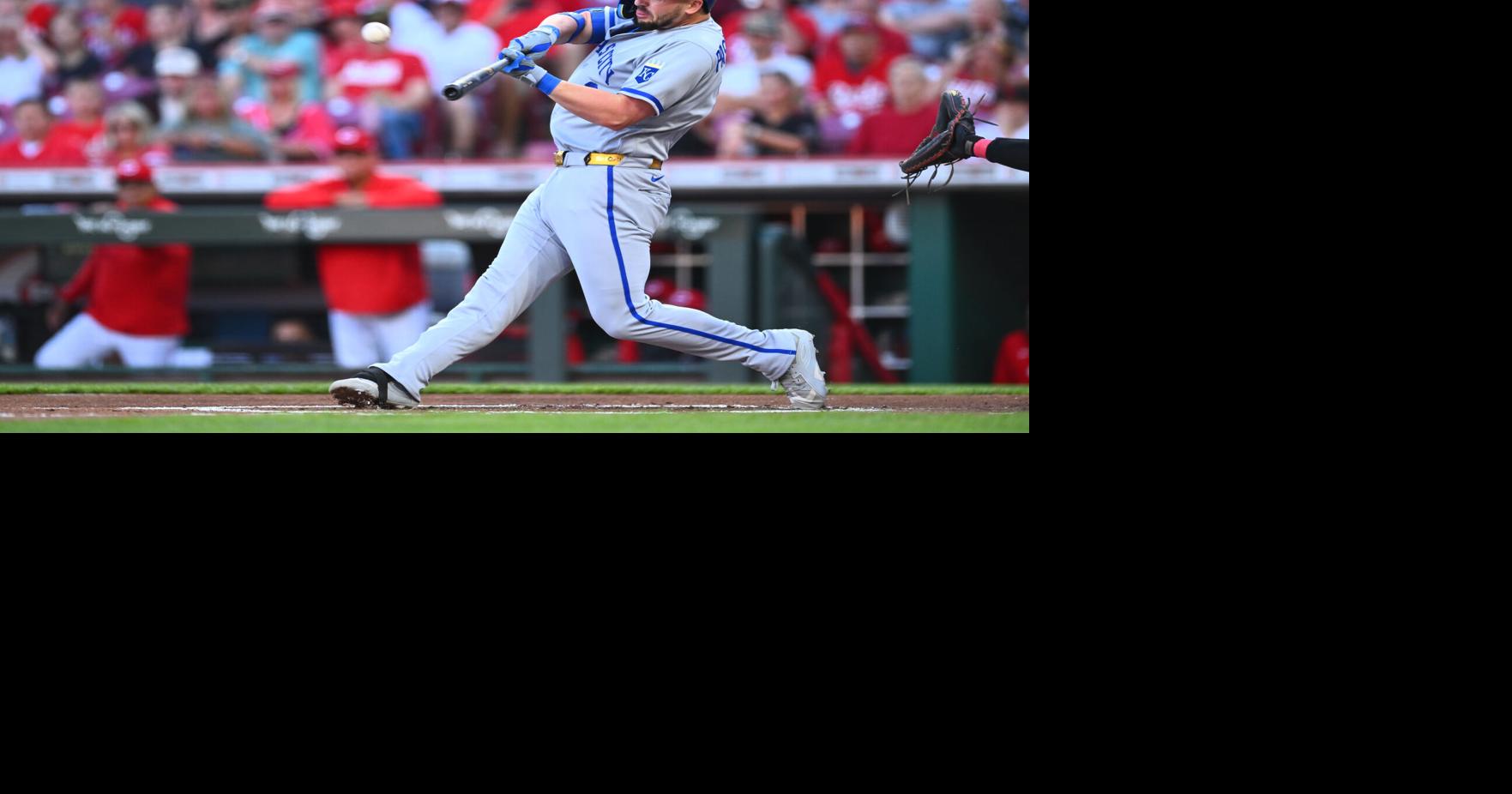 Massey hits tiebreaking RBI single in 9th inning, Royals beat Reds 5-2 ...