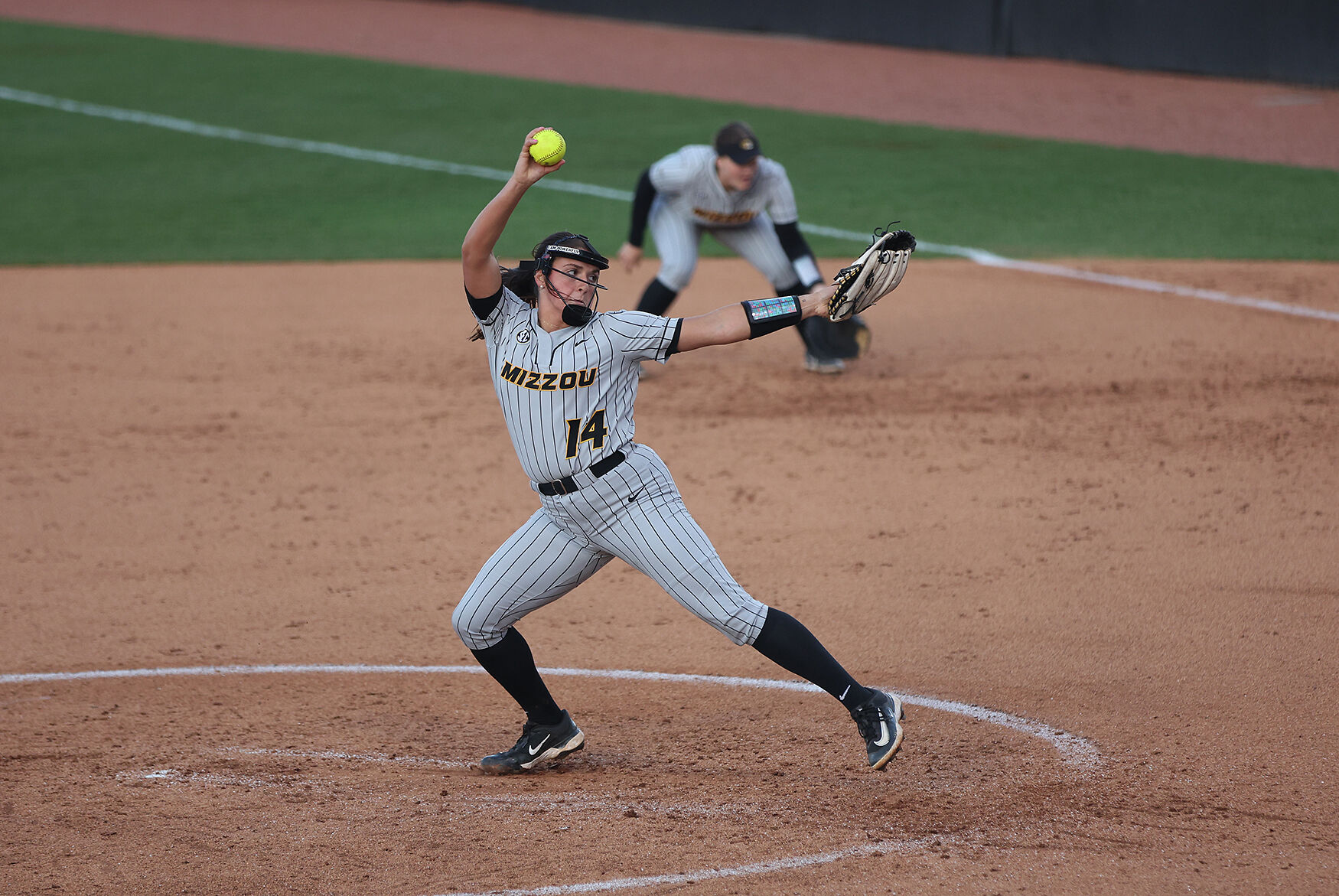'Hitting is contagious': Mizzou softball rides second-inning slugfest ...