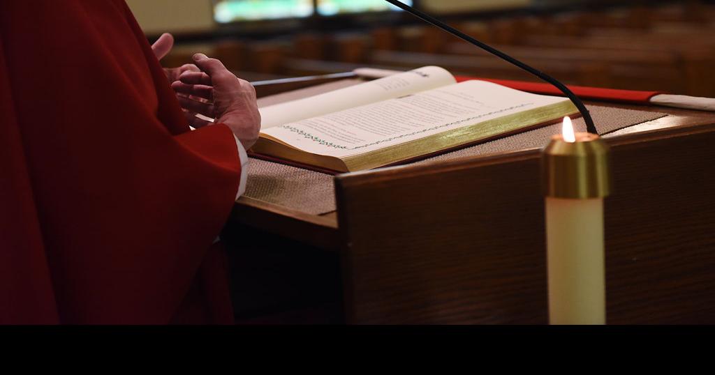 Father Francis Doyle reads from Lectionary | News | columbiamissourian.com