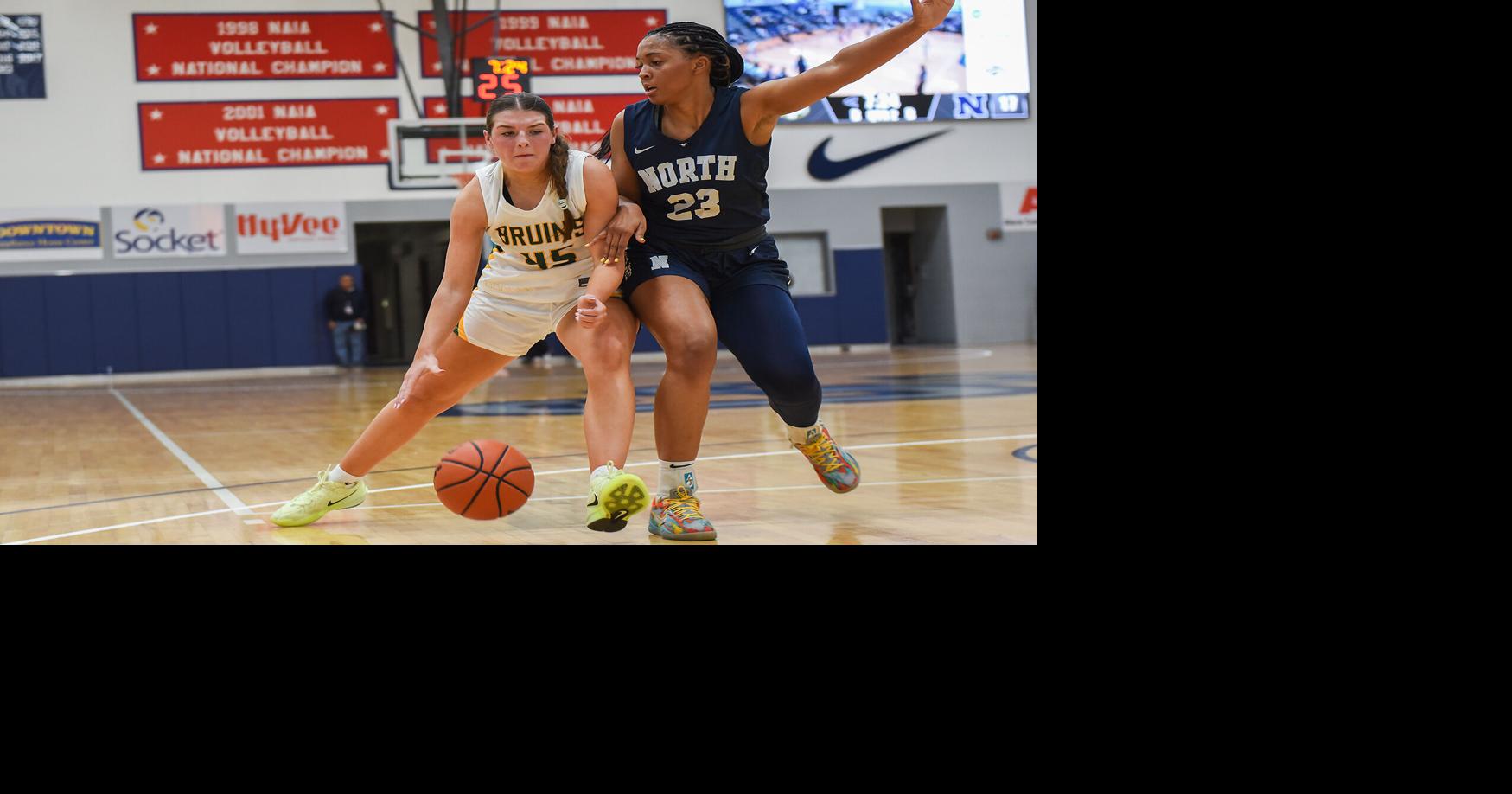 Tayte Higgins (45) and Aubrey Shaw (23) compete in the Sophie ...