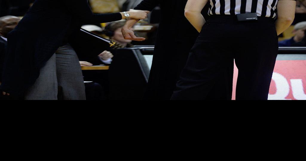 Coaches yell at referee | Photos | columbiamissourian.com