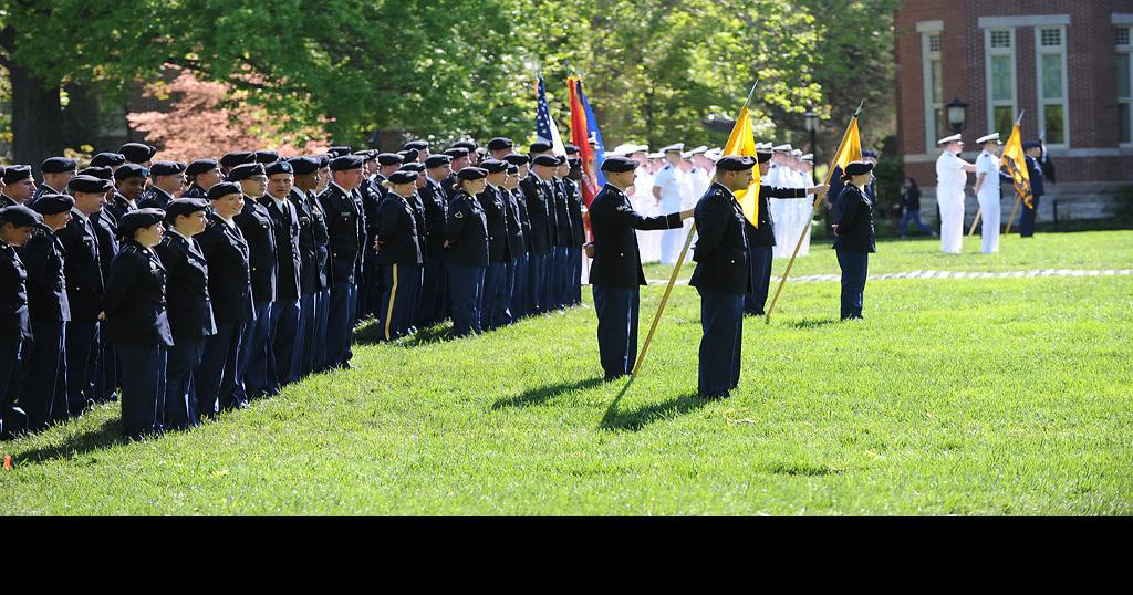 ROTC cadets stand at attention | Photos | columbiamissourian.com