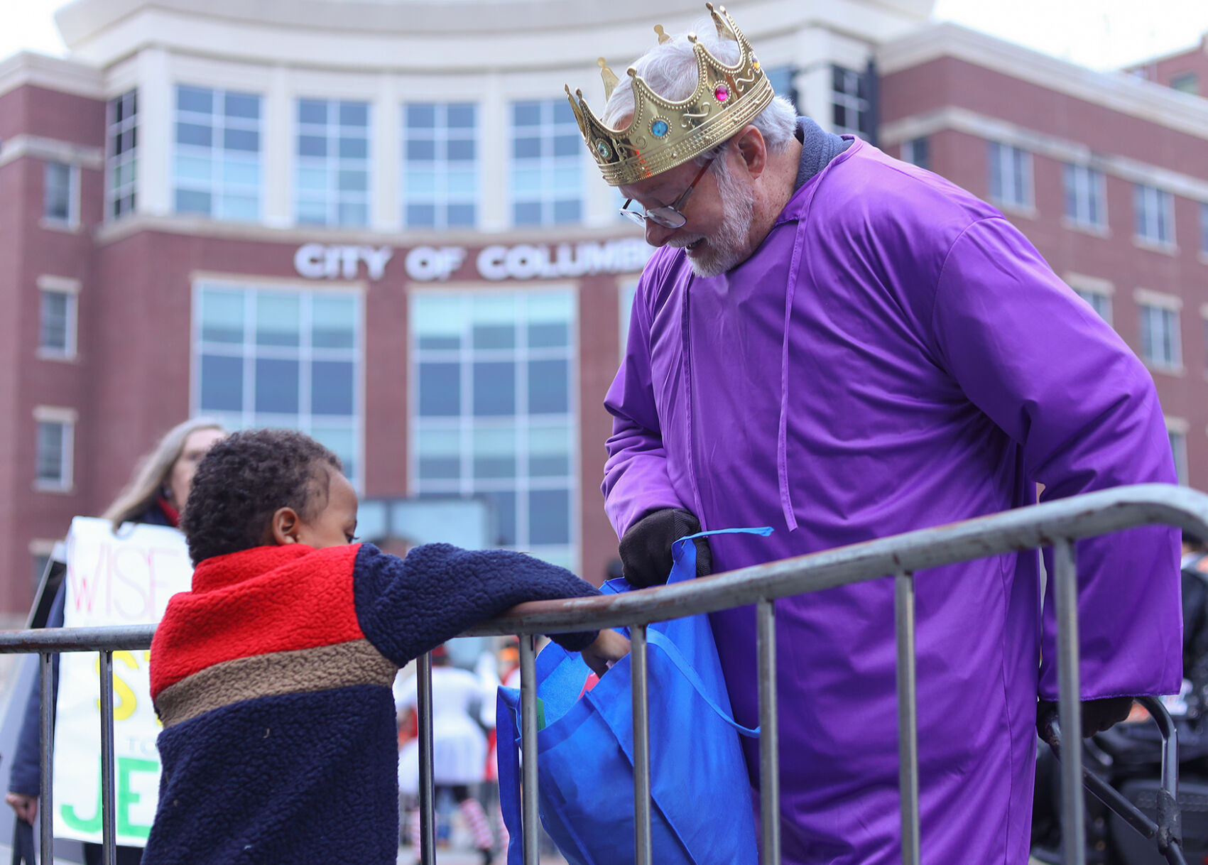 Community Christmas parade kicks off holiday season Sunday | Local ...