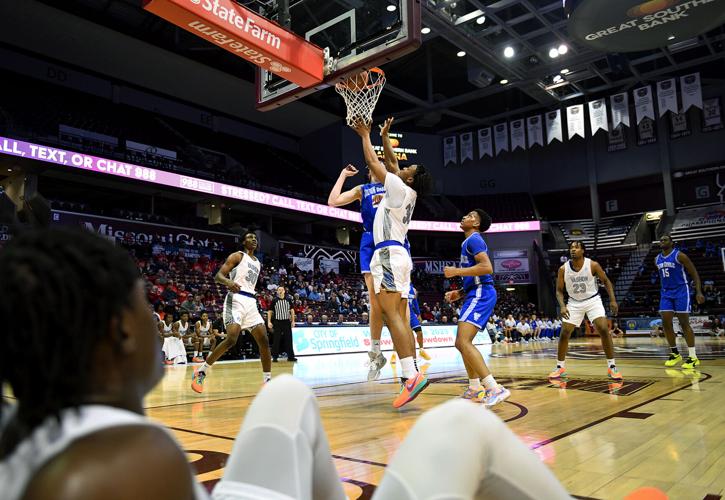 Tolton's comeback bid falls short against Kennard Davis, Vashon ...