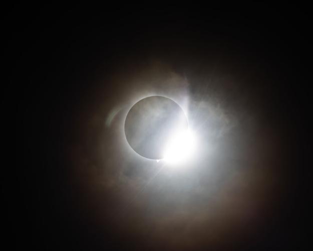 Solar eclipse draws thousands to Missouri to share a celestial show ...