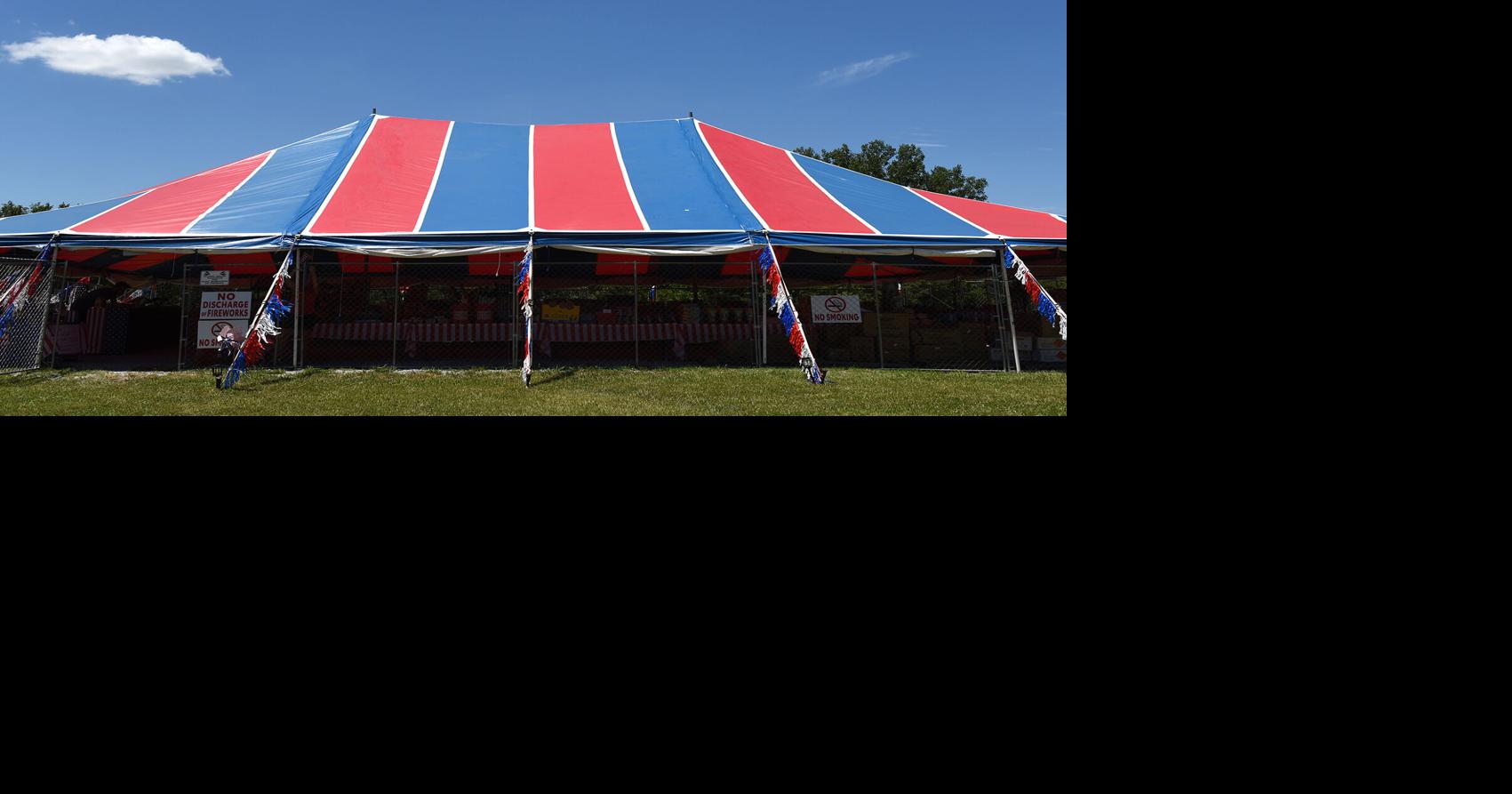The Papa’s Poppers firework stand takes over an empty lot ...