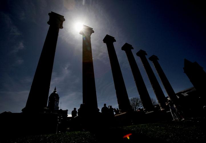 Solar eclipse draws thousands to Missouri to share a celestial show ...