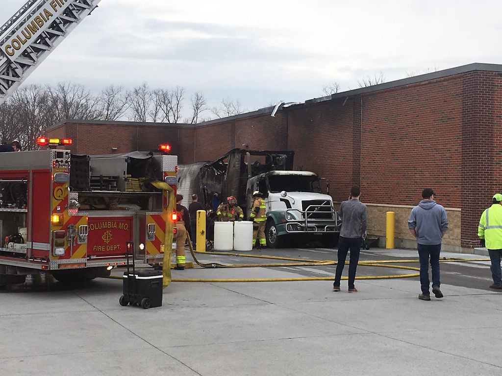 Semi docked at Aldi in South Columbia catches fire | Local ...