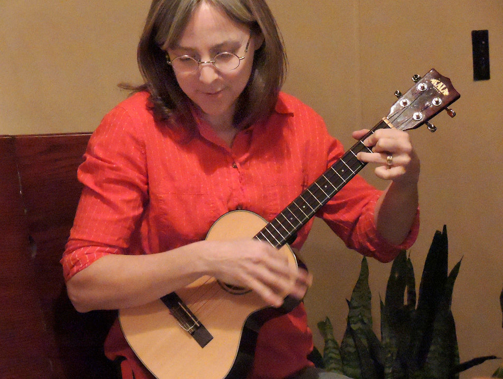 Ukulele Fight Clubs bring players together in cities across Missouri ...