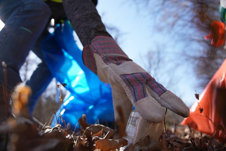 Missouri River cleanup hauls trash from Cooper's Landing | Local ...