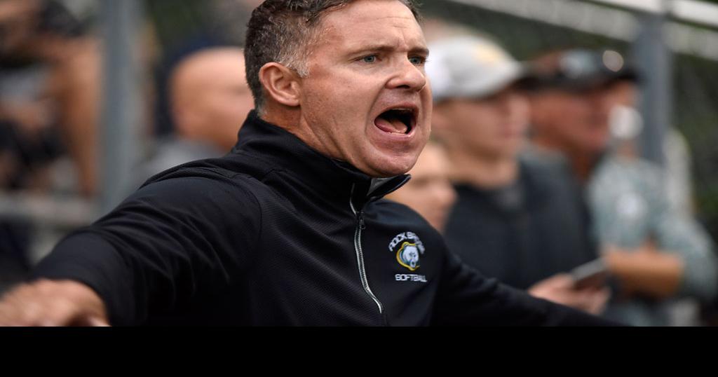 Thomas Snider yells at the referee | Photos | columbiamissourian.com