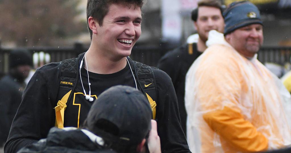 Drew Lock wasn't a first round pick. Here's what fans are saying about ...