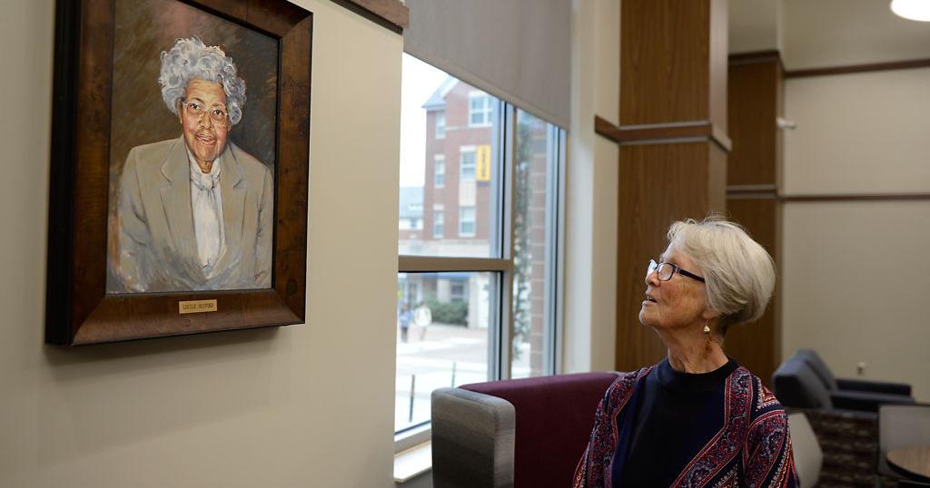 PHOTO GALLERY: MU dedicates Bluford Hall | Photos | columbiamissourian.com