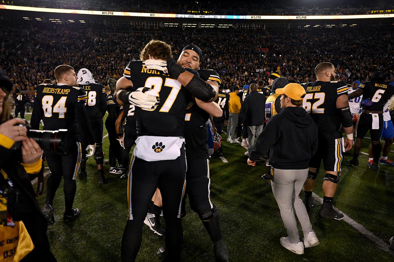 Mizzou’s Brett Norfleet celebrates with teammates | Sports ...