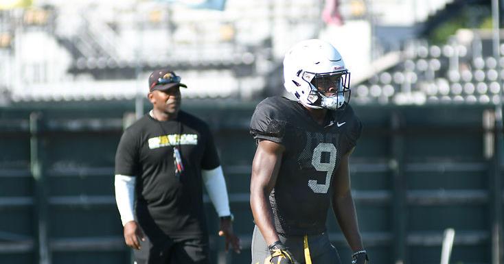 WR coach Ofodile instills confidence in freshman receivers | Mizzou ...