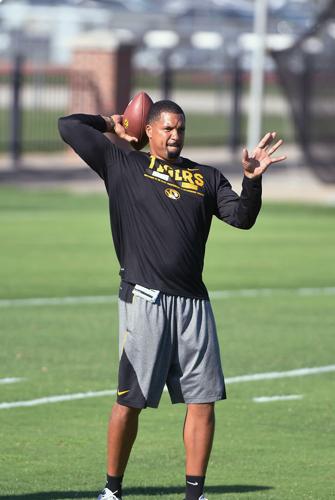 WR coach Ofodile instills confidence in freshman receivers | Mizzou ...