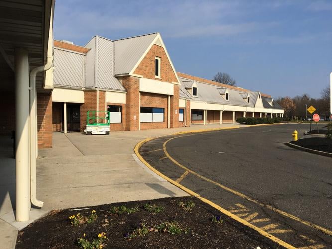 New owner takes on task of fixing up Foxmoor Shopping Center | Business ...
