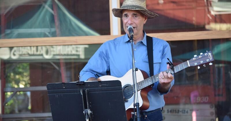 ‘Retired’ guitarist Jerry Steele is back on the road | Lawrence Gazette ...