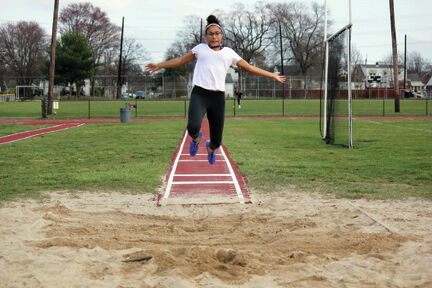 Carlee Smith hopes to reach new heights for West track and field ...