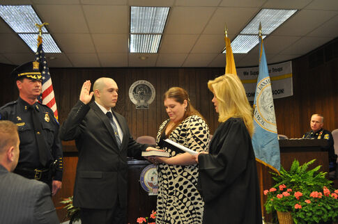 New officers sworn into office | Hamilton Post | communitynews.org