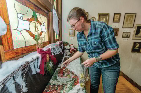 Tour guides take care to preserve holiday spirit at Kuser Mansion ...