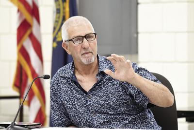 Board agrees: Do Pledge of Allegiance, not salute to flag | Local News ...