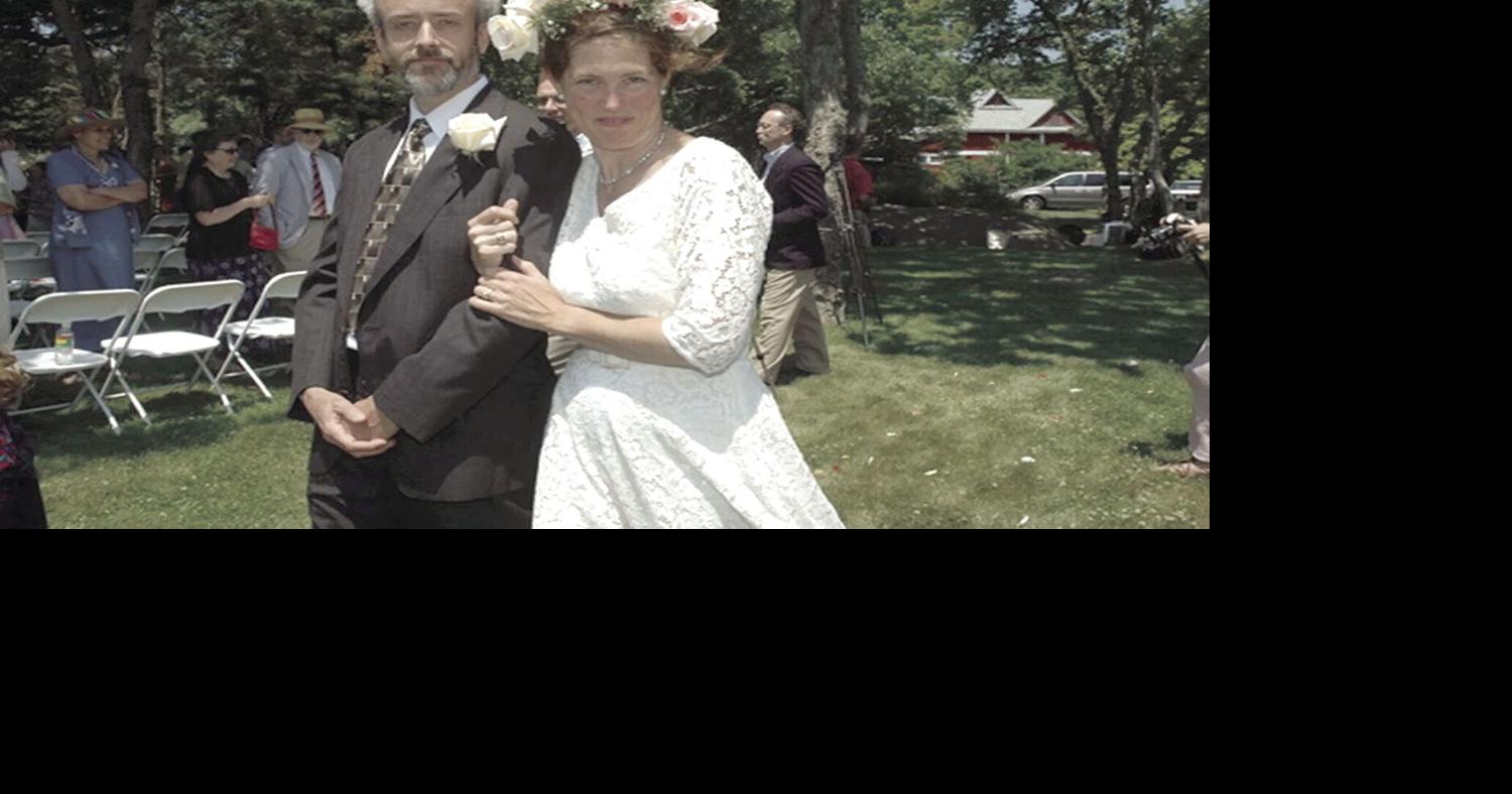 Love in the Sun: Tamworth couple Gabrielle Watson and Richard Doucette ...