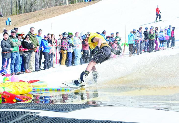 Cranmore Mountain's "Spring Splash" Pond Skim | Multimedia | conwaydailysun.com