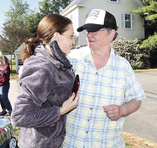 Teacher gets surprise send-off on her last day | Local News ...