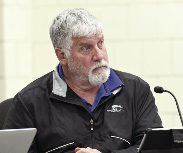 Mosca throws a flag on rude spectators | Local News | conwaydailysun.com