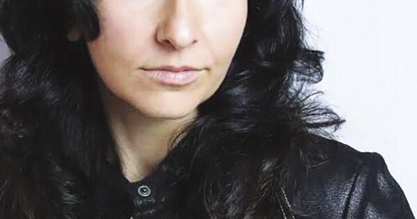 Singer-Songwriter Briana Cash comes to Runnells Hall on Saturday ...