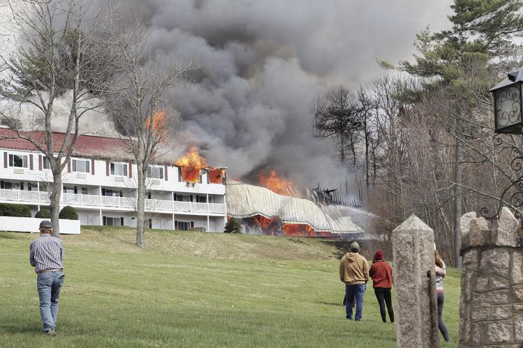 Large fire at Red Jacket in North Conway | Local News | conwaydailysun.com
