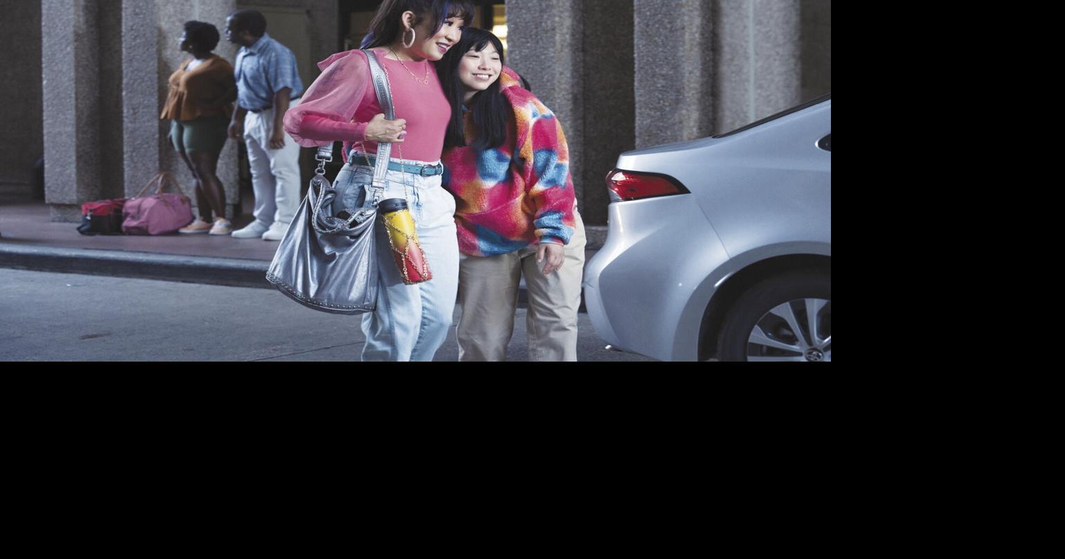 Review: 'Quiz Lady' carried by Sandra Oh and Awkwafina | Movies ...
