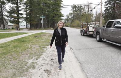 Resident opposes sidewalk plan for Fryeburg's Pine Street | Local News | conwaydailysun.com