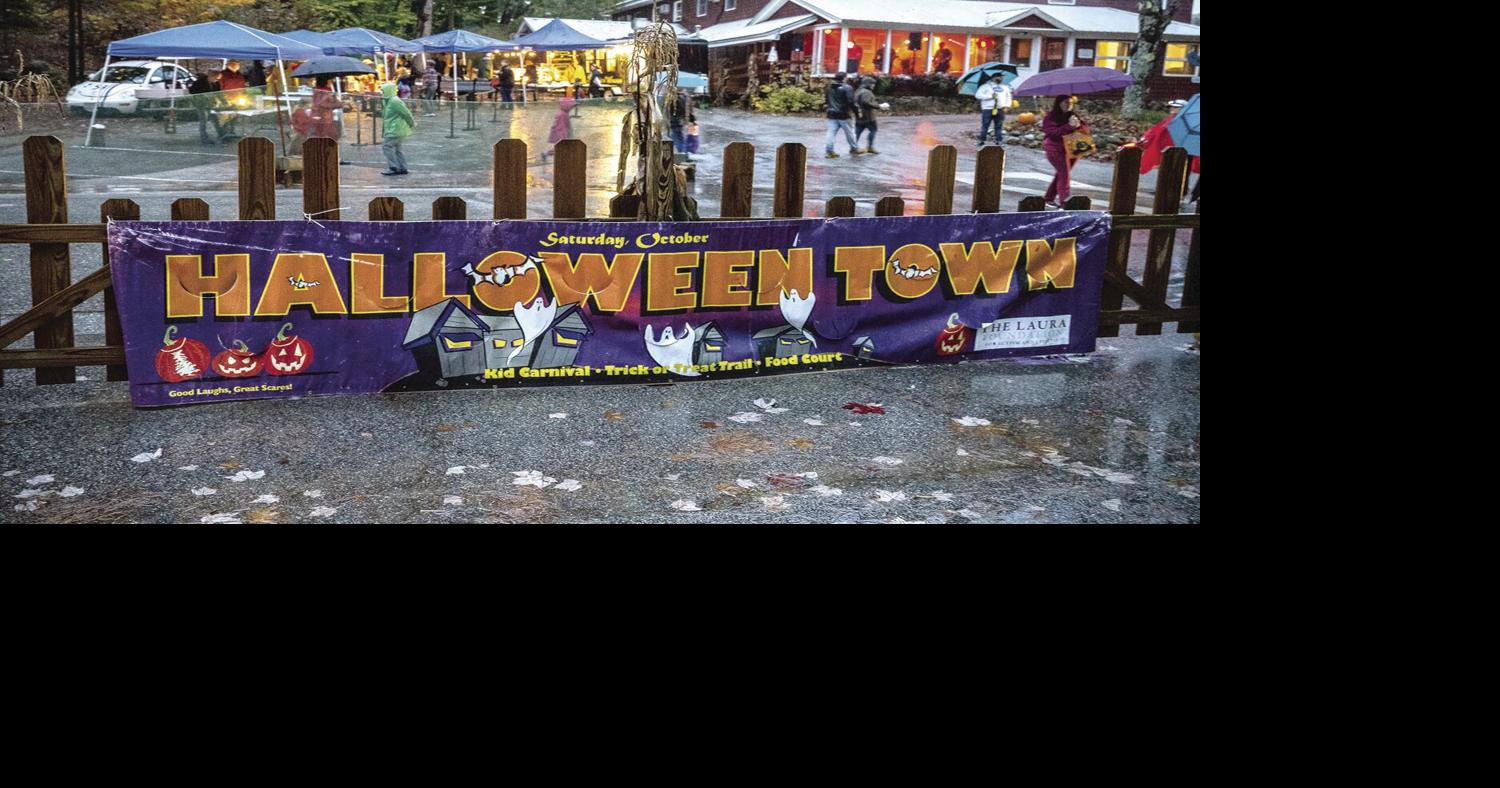 Halloween Town a spooky (and soggy) success | Local News | conwaydailysun.com