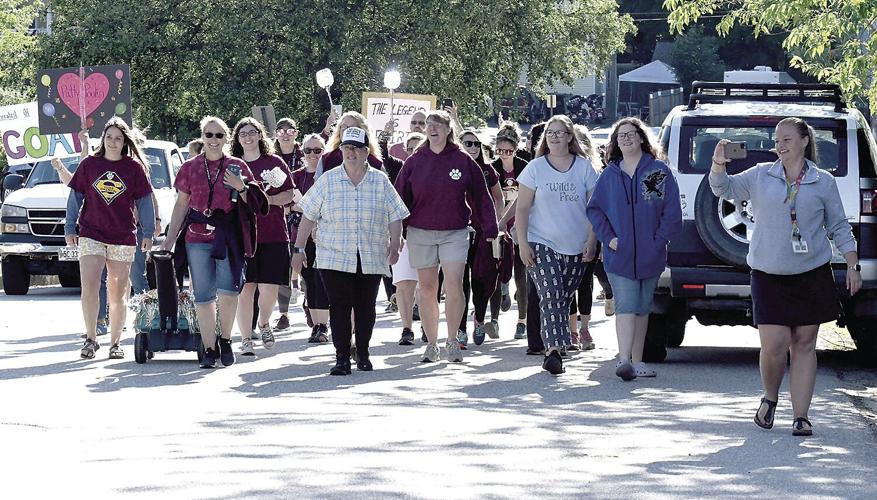 Teacher gets surprise send-off on her last day | Local News ...