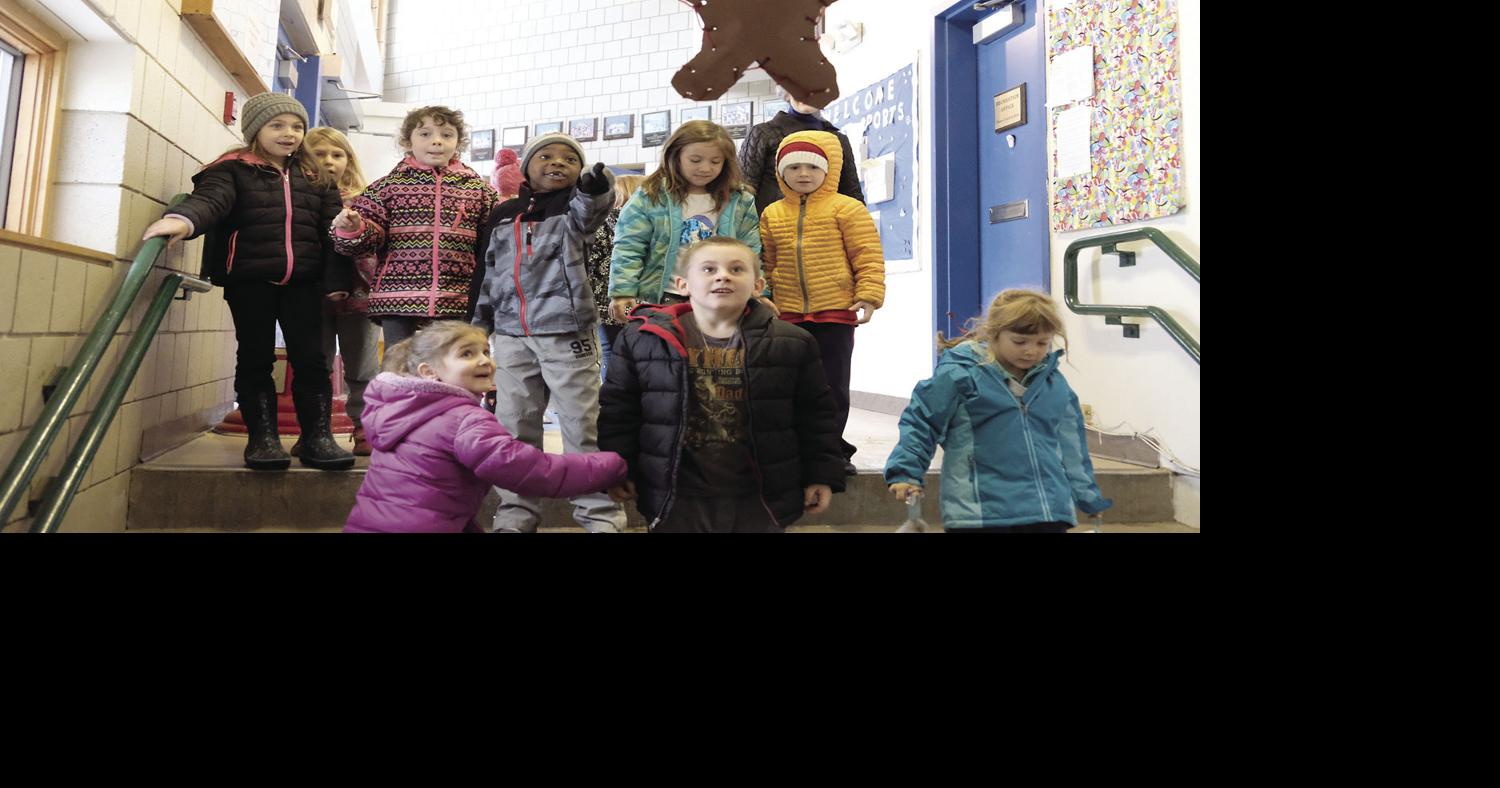 Kindergarten detectives find runaway gingerbread people | Local News ...