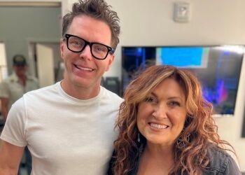Jo Dee Messina Makes Surprise Appearance At Bones’ Stand-Up Show ...