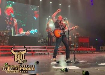 KILT Houston Listeners Shower Lee Brice With Roses. | News ...