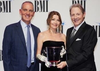 Matraca Berg Given Icon Award At BMI Country Awards. | News ...