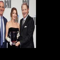 Matraca Berg Given Icon Award At BMI Country Awards. | News ...