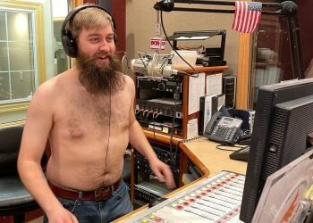 Minnesota’s Geoff Jones Will Put His Shirt Back On For $50,000. | News ...