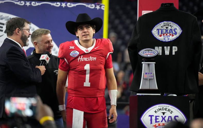 Weigman throws 4 touchdown passes as Houston beats LSU 38-35 in Texas ...