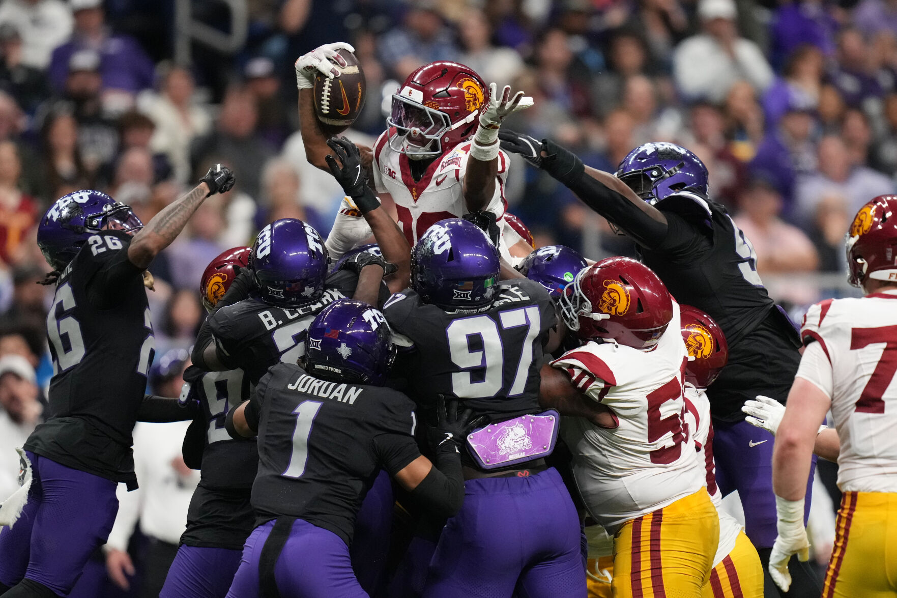 Alamo Bowl Football | Sports | couriernews.com