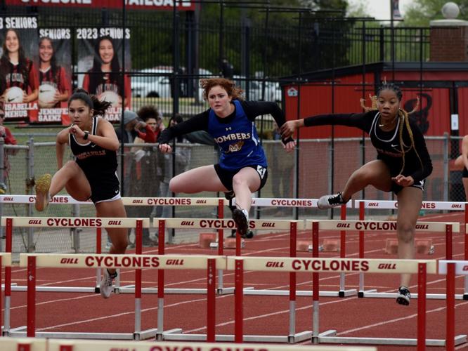 Russellville boys win own Cyclone relays | Sports | couriernews.com