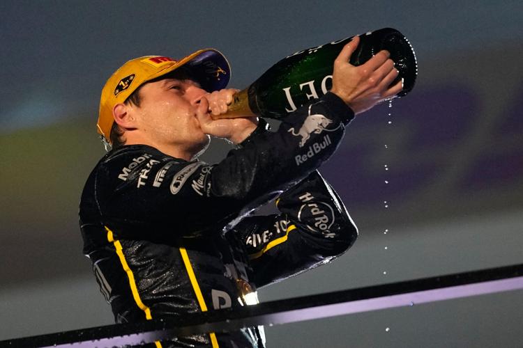 Verstappen has 5th F1 title in reach after Norris, Piastri disqualified in Las Vegas | Sports ...